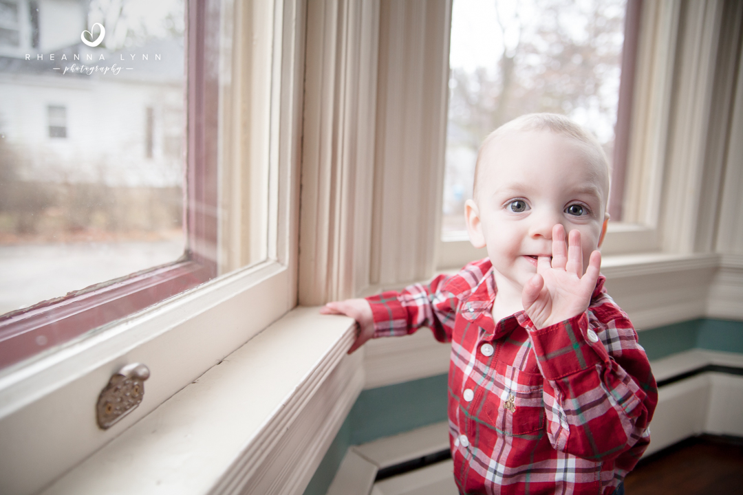 August Turns One | Stevens Point Family Session - Rheanna Lynn Photography