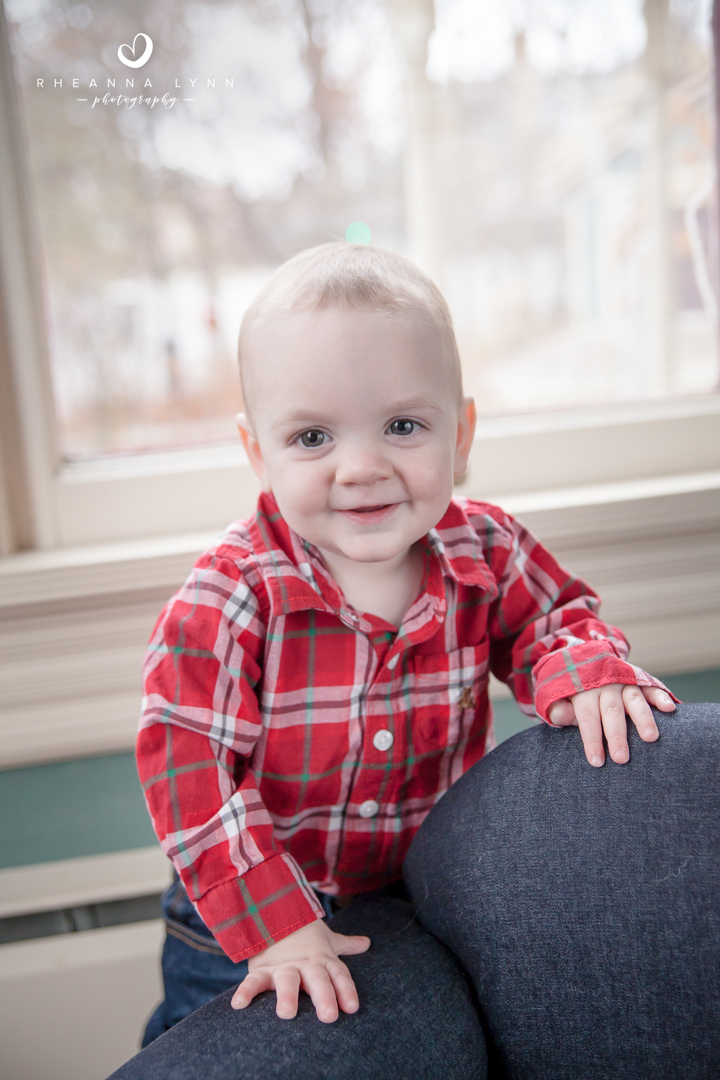 August Turns One | Stevens Point Family Session - Rheanna Lynn Photography
