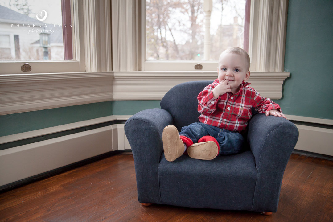August Turns One | Stevens Point Family Session - Rheanna Lynn Photography