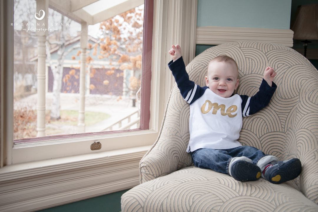 August Turns One | Stevens Point Family Session - Rheanna Lynn Photography