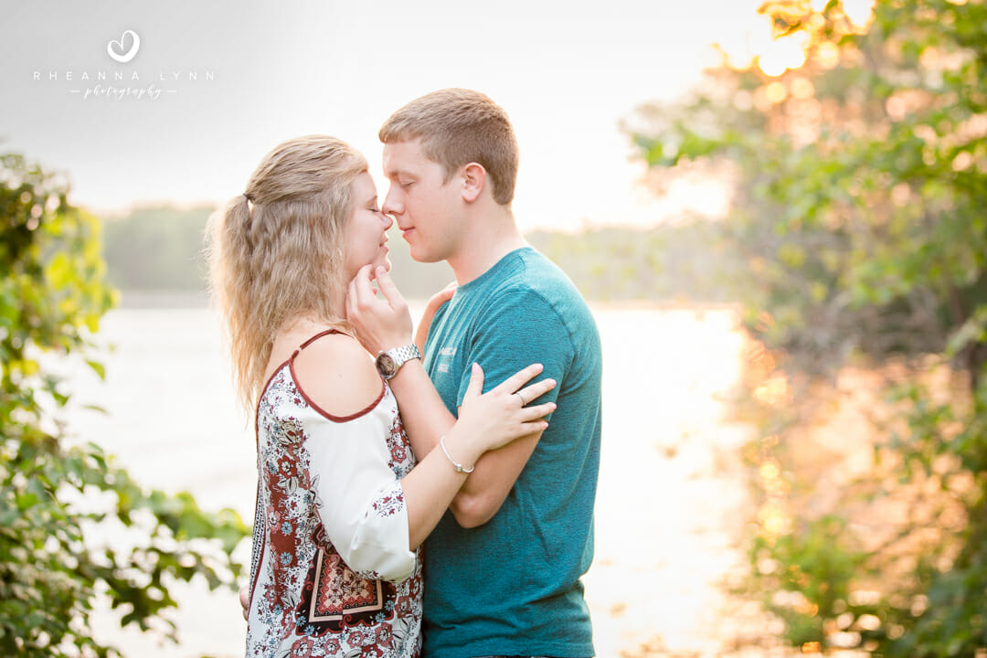 Zach & Taylor | Downtown Stevens Point Mini Session - Rheanna Lynn ...